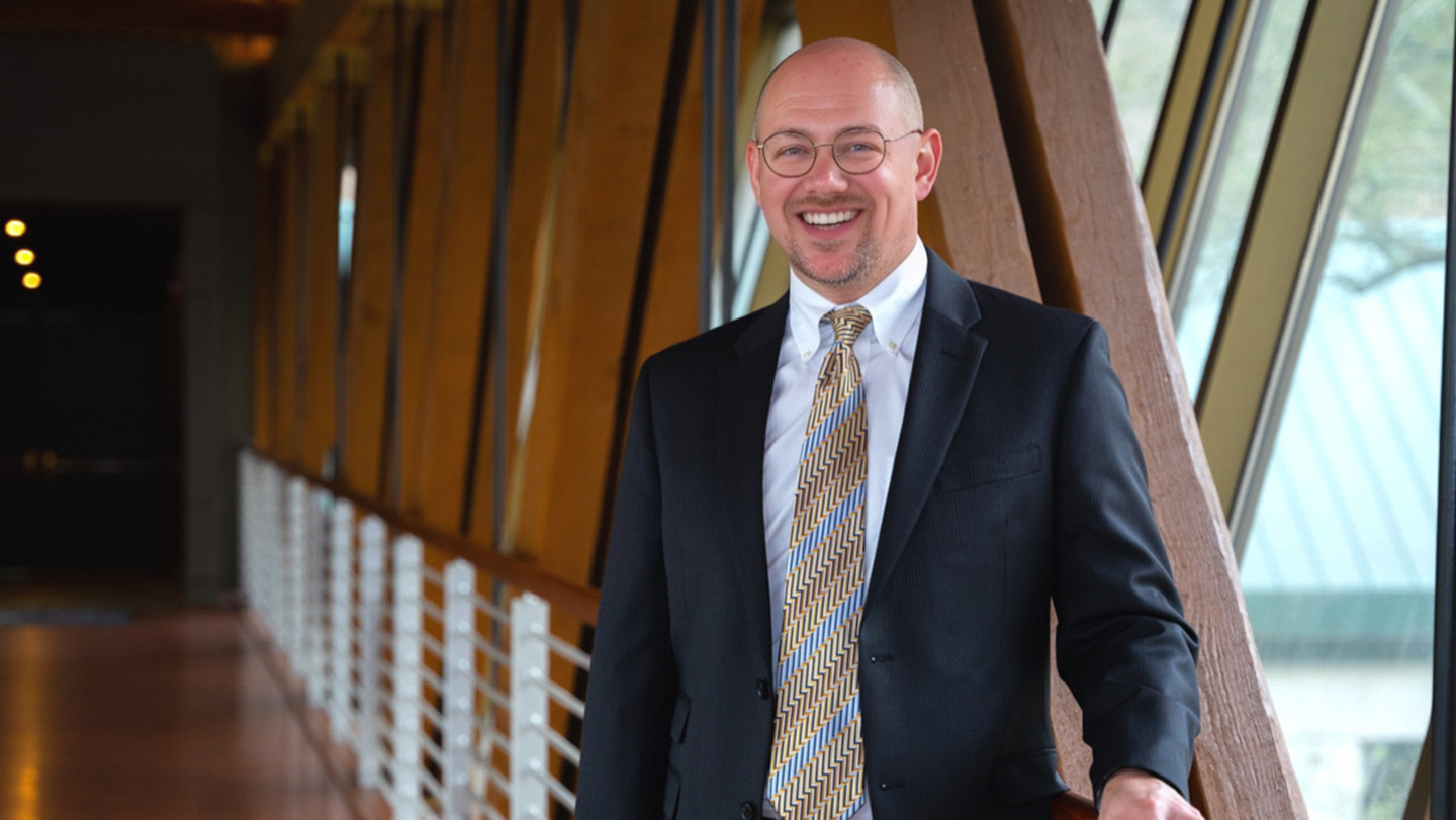 Bio Jonathan McGuire